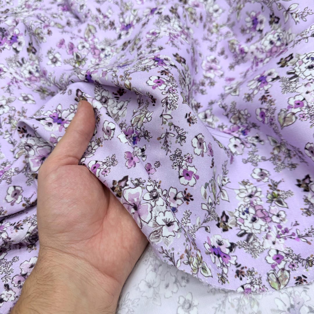 Tessuto in viscosa di cotone floreale lilla - Materiale morbido e ...
