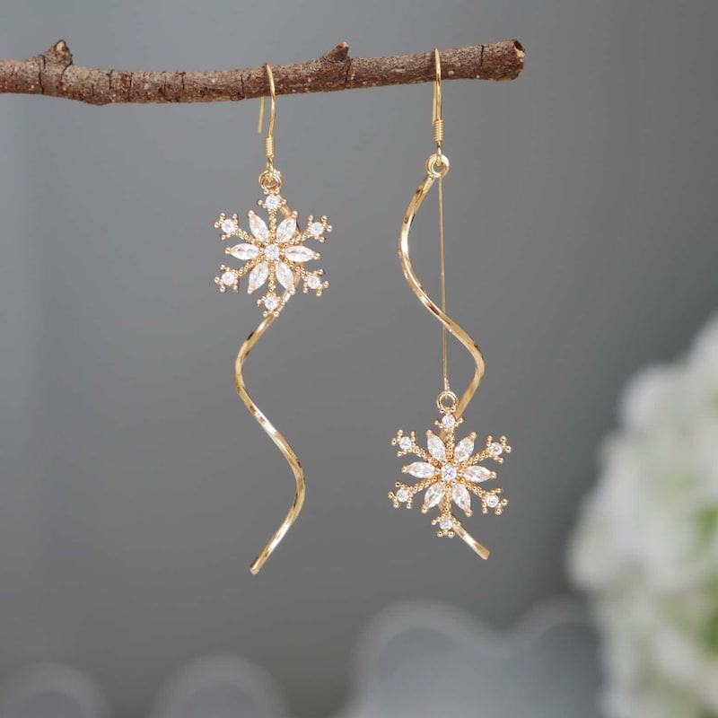 Snowflake Earrings - Etsy