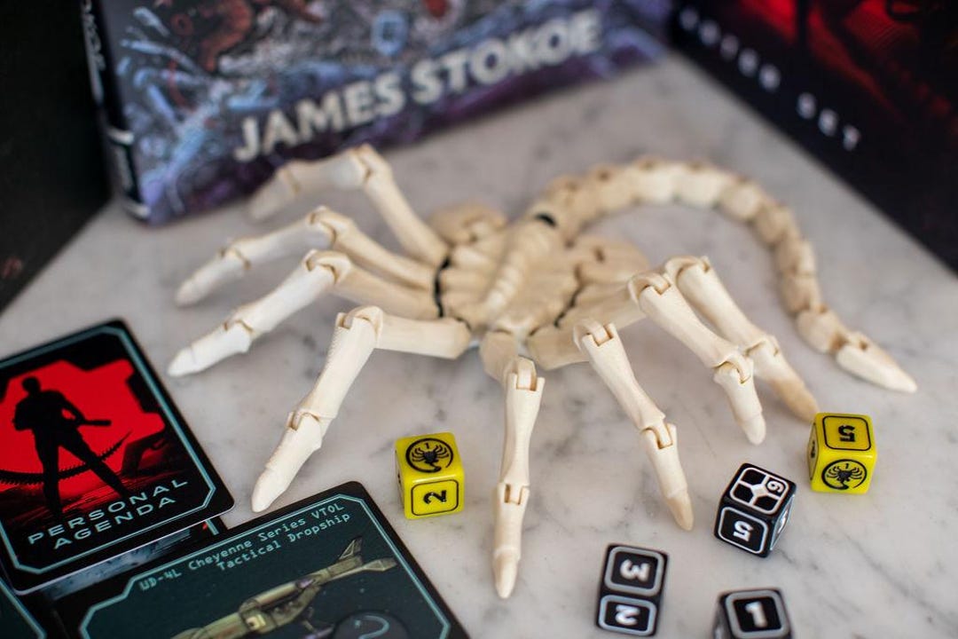 Articulated Facehugger Fidget Toy: Alien Movie Prop Replica (13 Inch ...