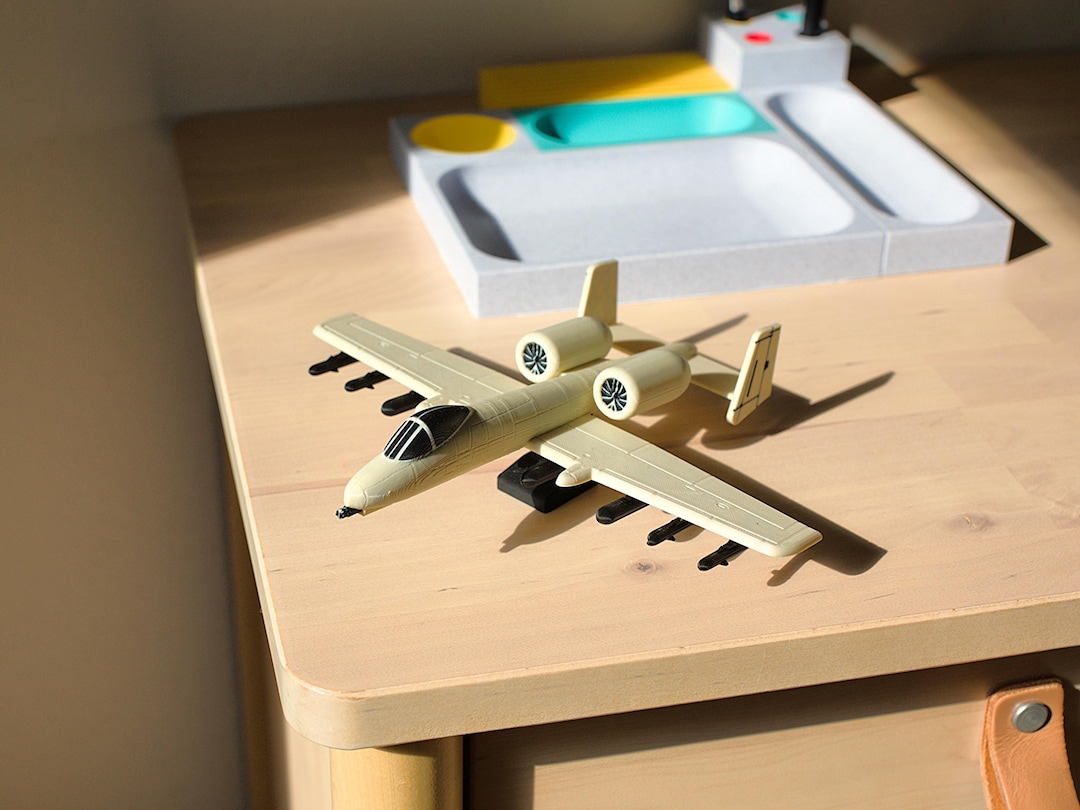 A-10 Warthog Kit Card: A No-glue, Easy-to-build Model of an Iconic ...