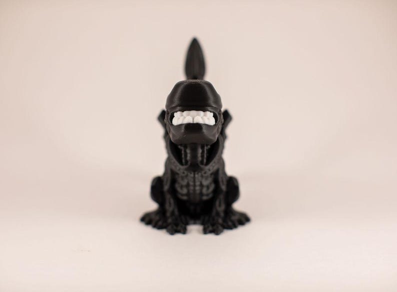 Chibi Alien Xenomorph Desk Toy From Aliens Movie - Etsy