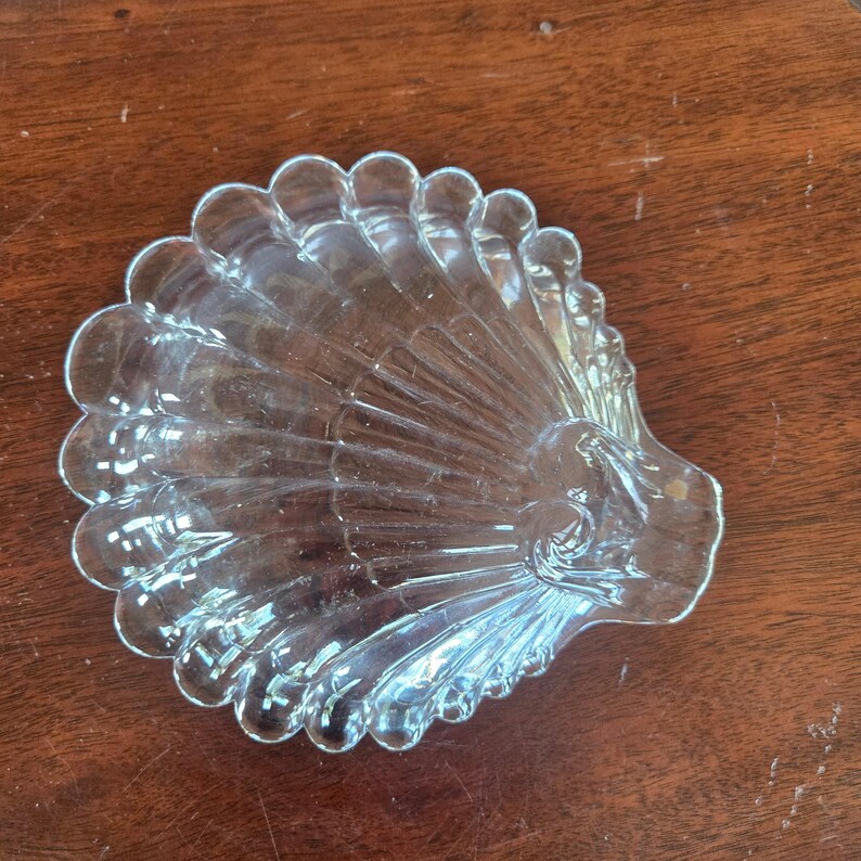 Vintage Clamshell Glass Dish - Etsy
