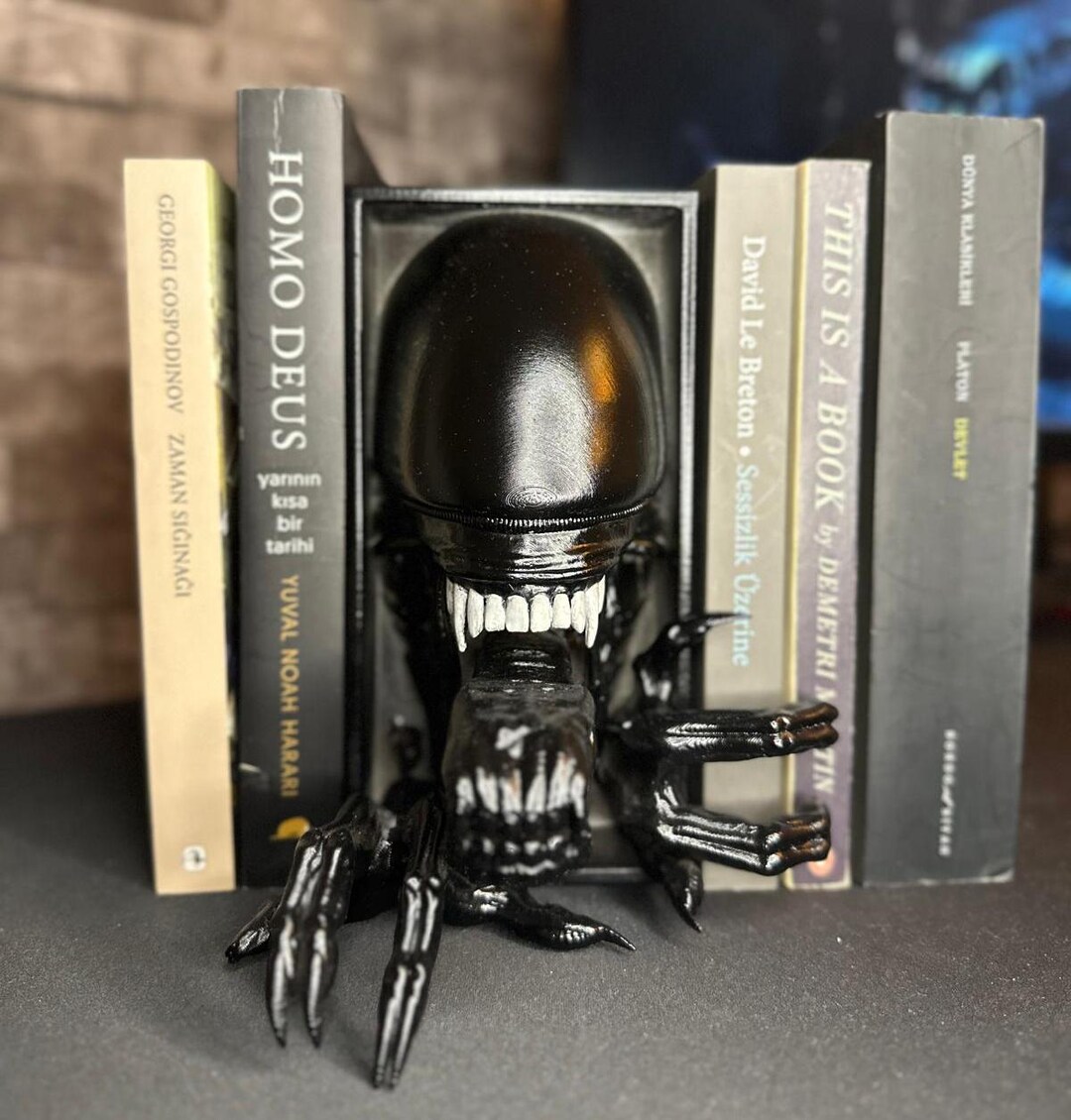 Alien Xenomorph Book Nook - Etsy UK