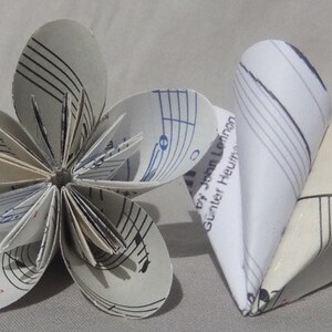 Sheet Music Origami Paper Flowers Small Size Set of 6 - Etsy