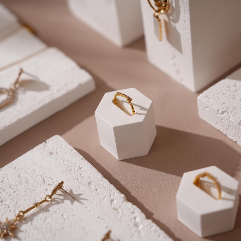 Elegant Gypsum Jewelry Display Set: Necklace, Earring, Ring Organizer ...
