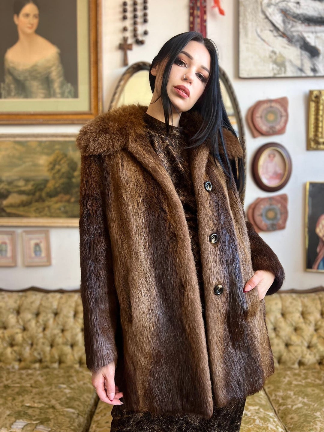 70s Beautiful Brown Beaver Fur Coat Ladies Size Medium by Cosmic Circle ...