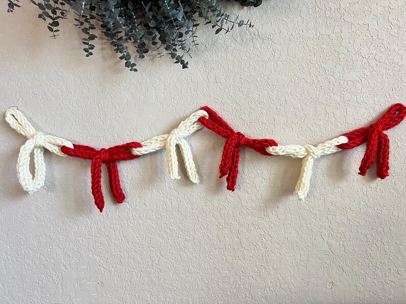 Crochet Bow Garland: Red, Pink, and White Party Decor - Etsy