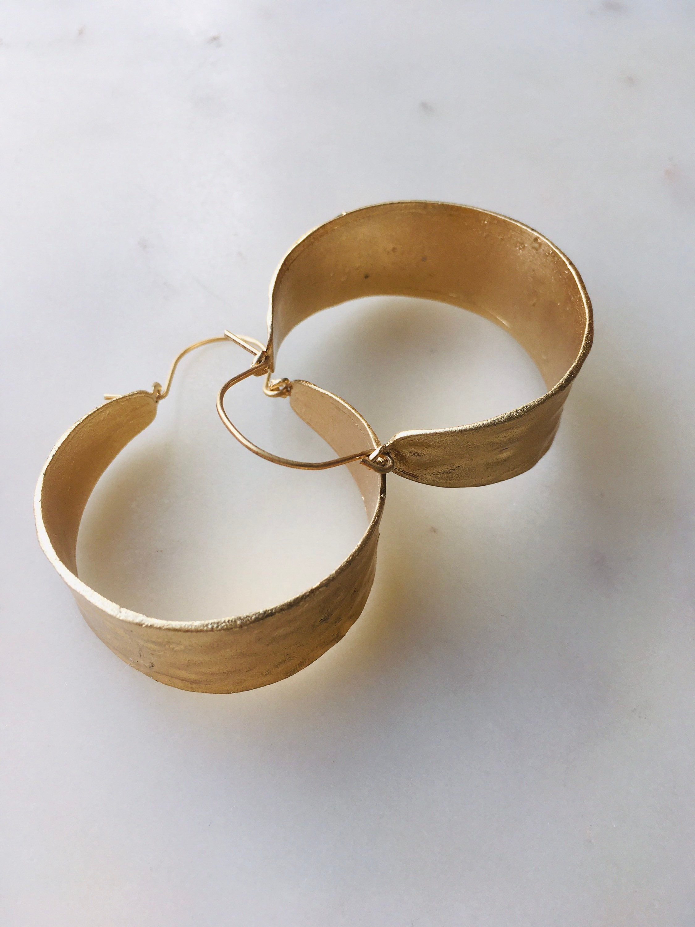 Large 18k Gold Hammered Brass Hoops Large Basket Gold Hoop | Etsy