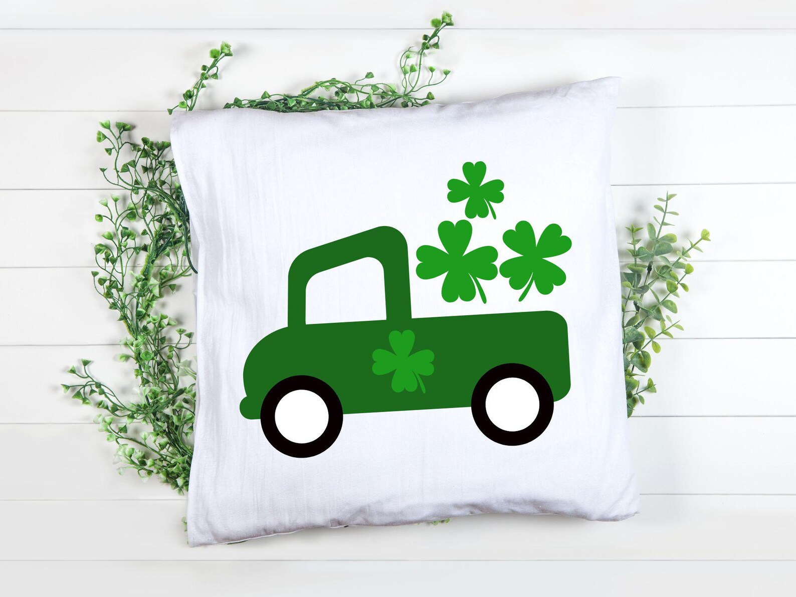 St Patrick's Day SVG Bundle: Irish Shamrock, Lucky Designs (digital ...