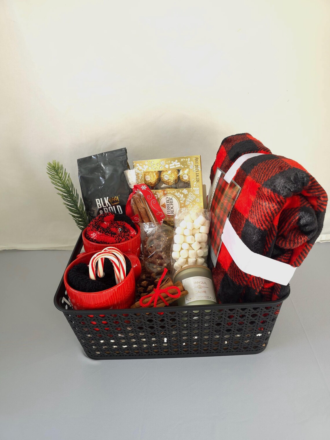 ALEXANDRIA GIFT BOX- Holiday Gift Box, Christmas Gift Basket, Themed ...