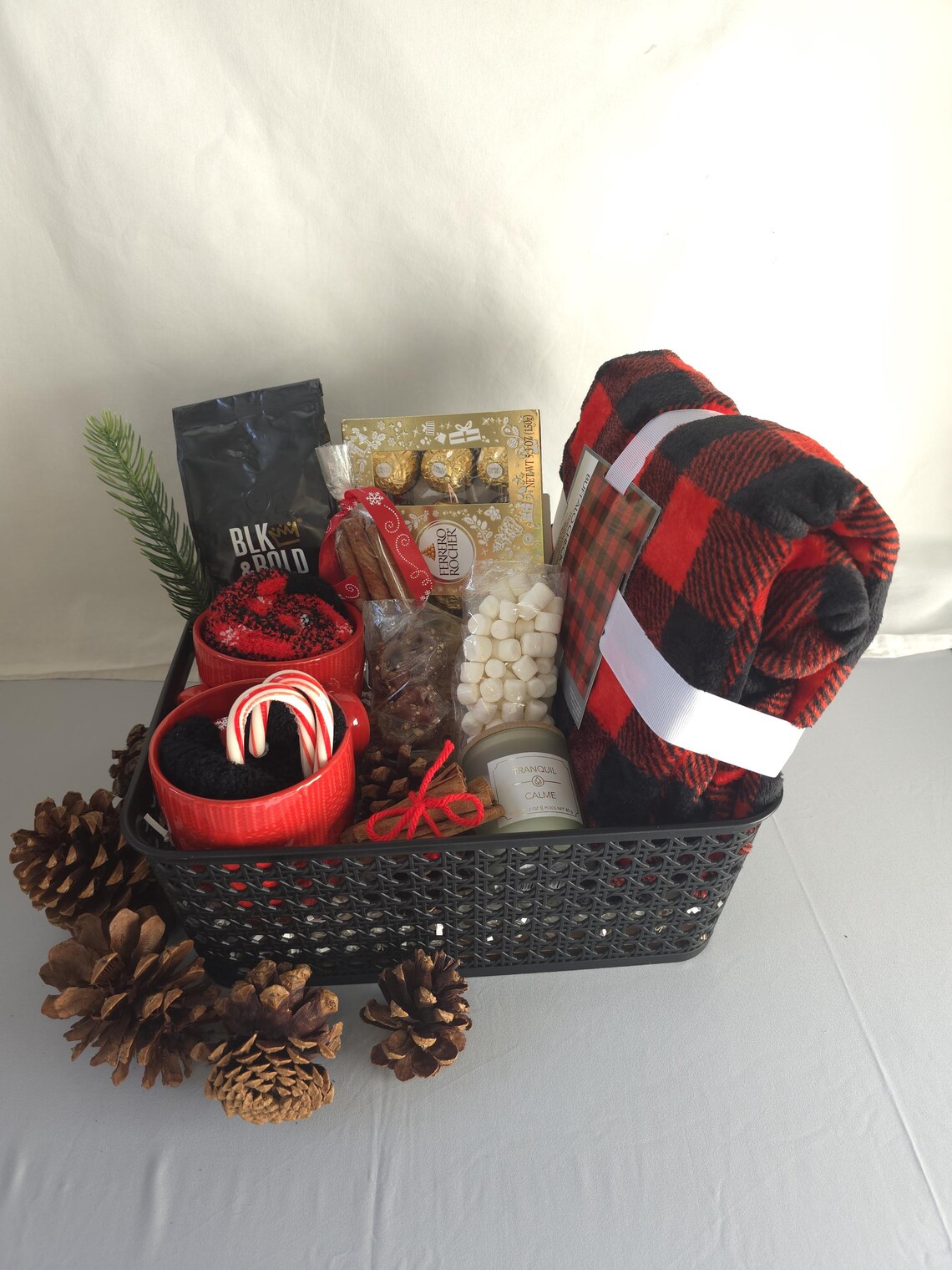 ALEXANDRIA GIFT BOX- Holiday Gift Box, Christmas Gift Basket, Themed ...