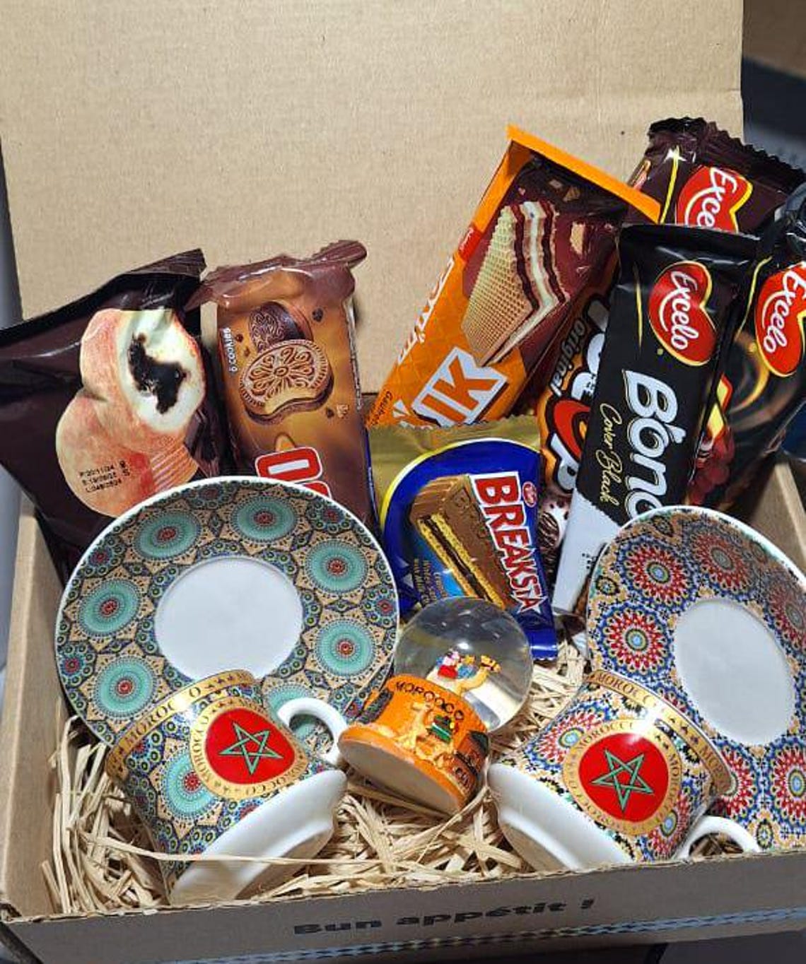 Unique Moroccan Gift\ Sweets and Traditional Cups Box \ Box Moroccan ...