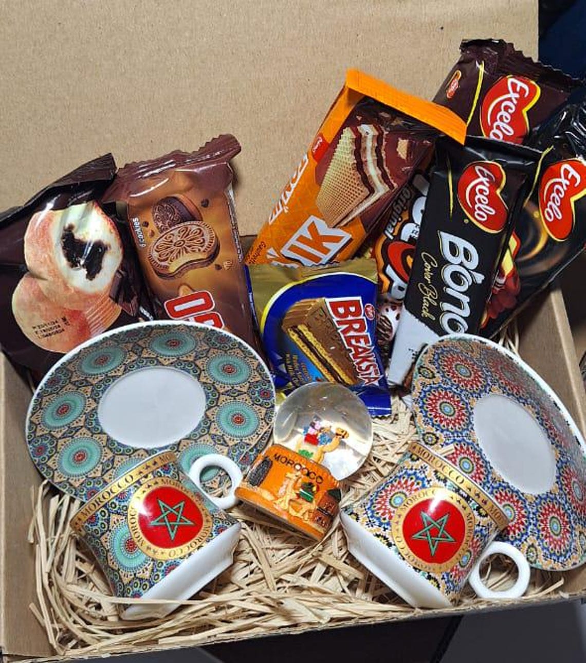 Unique Moroccan Gift\ Sweets and Traditional Cups Box \ Box Moroccan ...