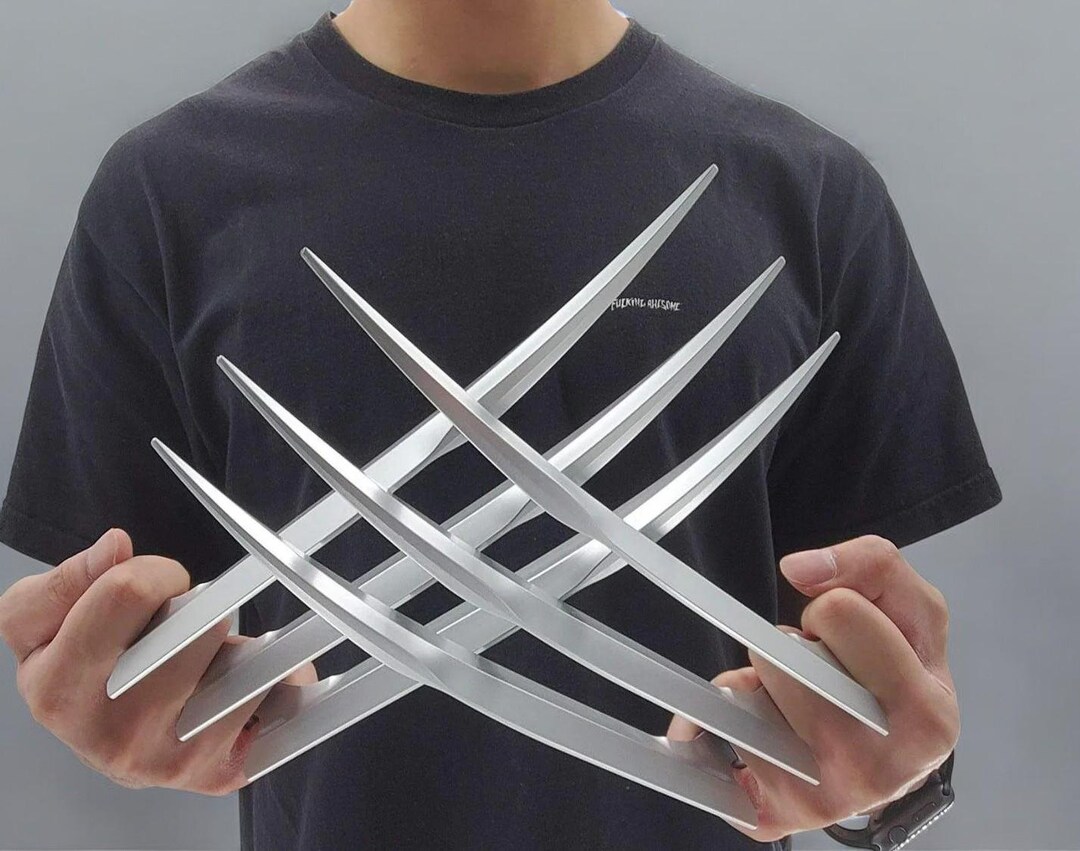 The Wolverine Life-size Collectible the Wolverine Claws Plastic Claws ...