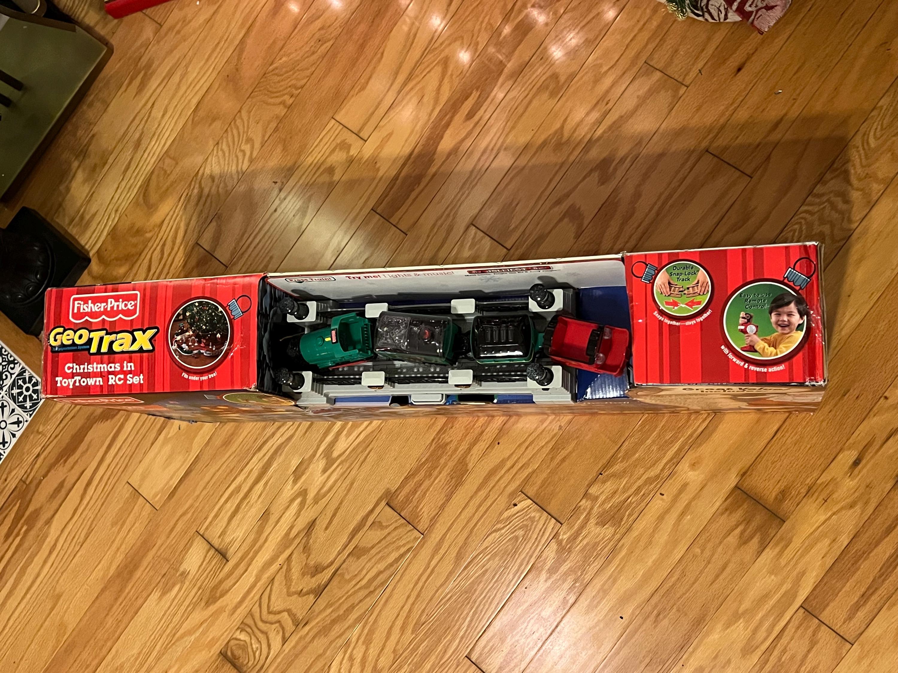 Vintage Fisher Price Geotrax Christmas in Toytown RC Set 2010 Toys R US ...