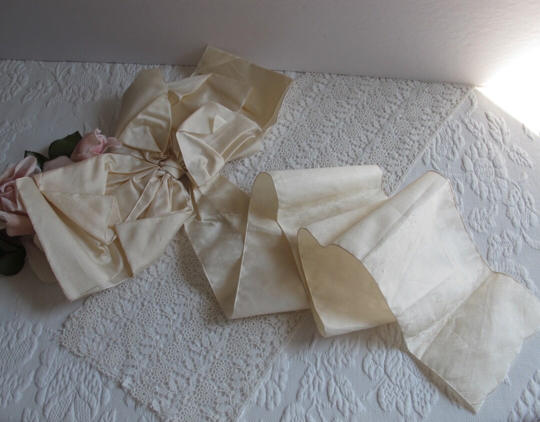 Bow and Ribbon Streamer Cream Silk Antique Victorian C.1900 for Hat or ...