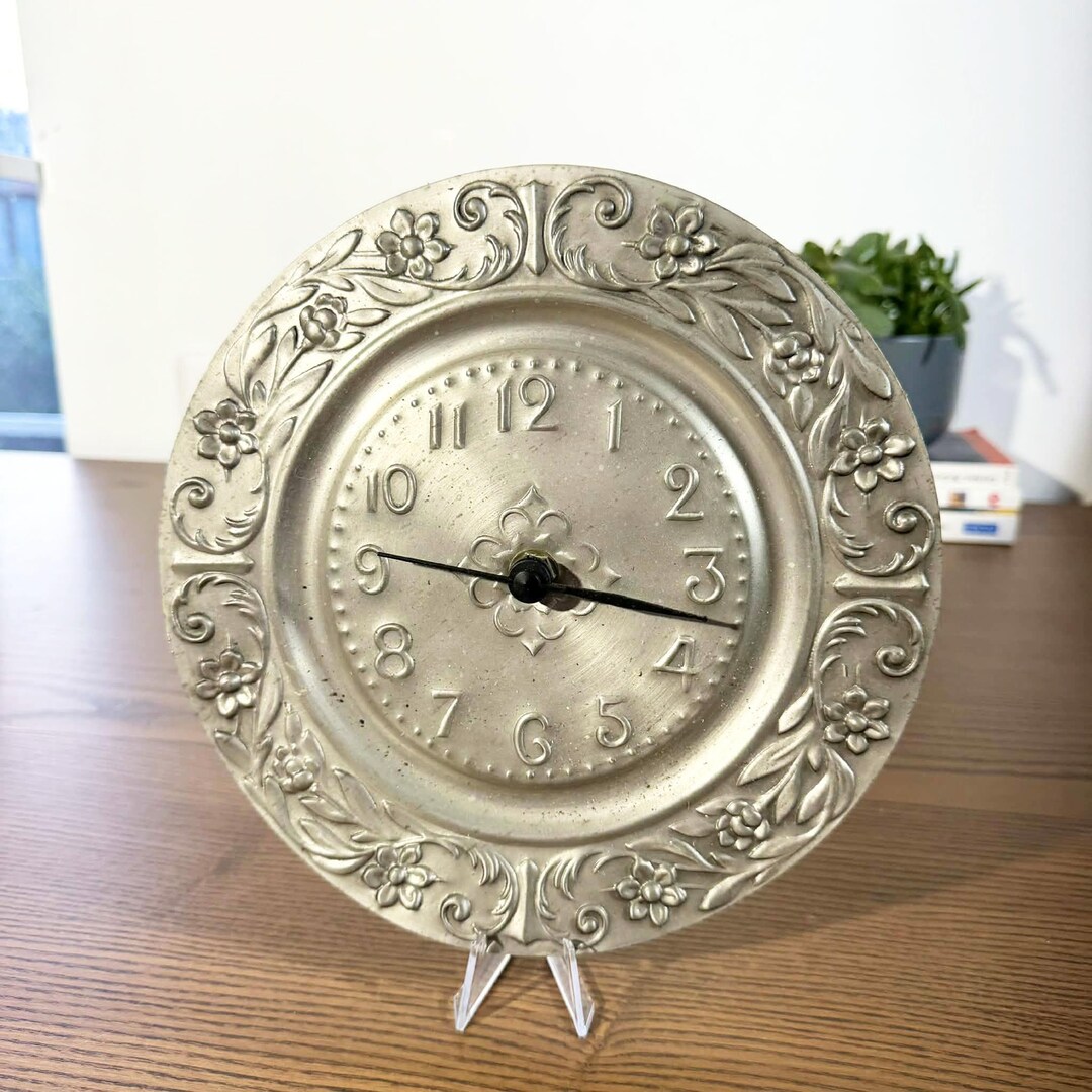 Decorative Repoussé Tin Clock – Floral Decoration – Mid-20th Century - Etsy