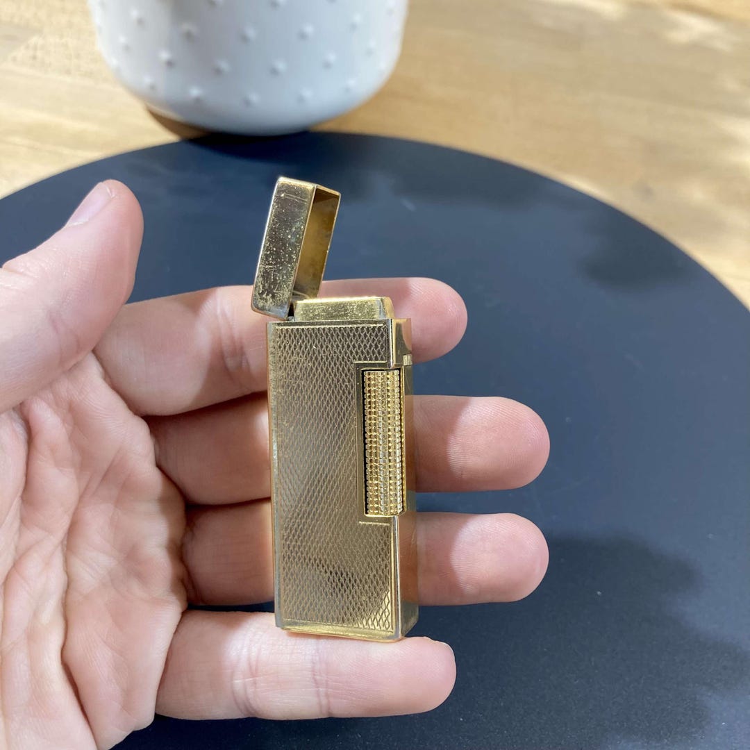 Vintage WIN 11 Gold Butane Lighter Retro Elegance and Refinement 1970 ...