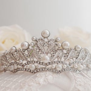 Elegant Pearl Bridal Tiara | Crystal and Pearl Wedding Crown | Luxury ...