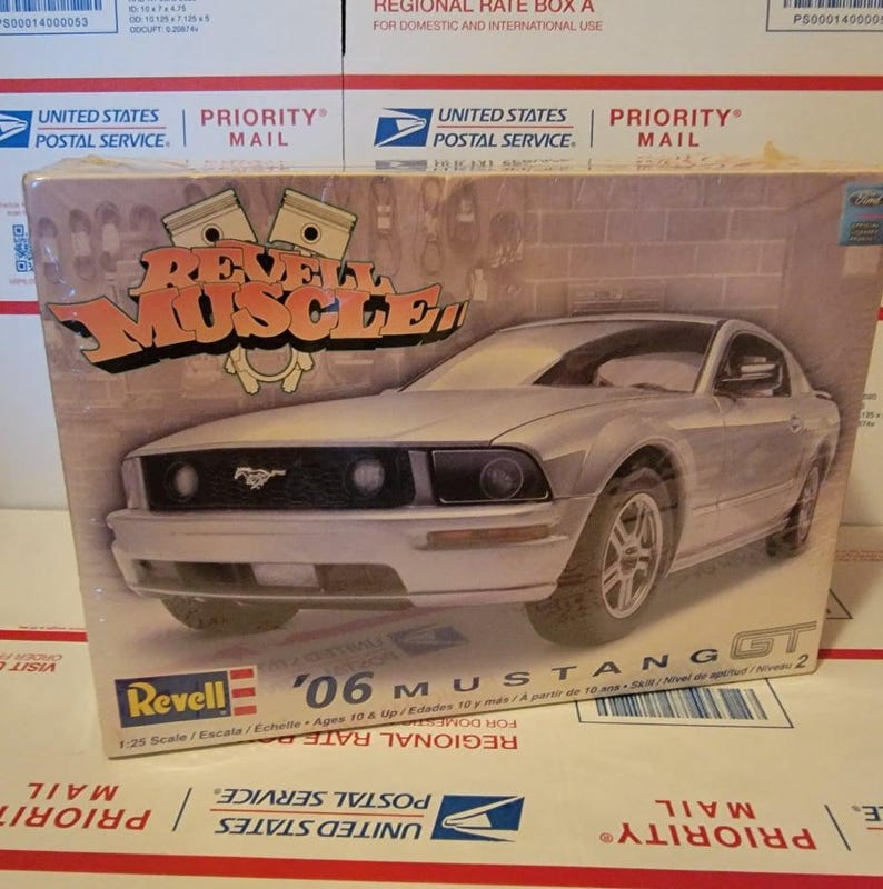 Revell 2006 1/25 Ford Mustang Gt Model Kit - Etsy