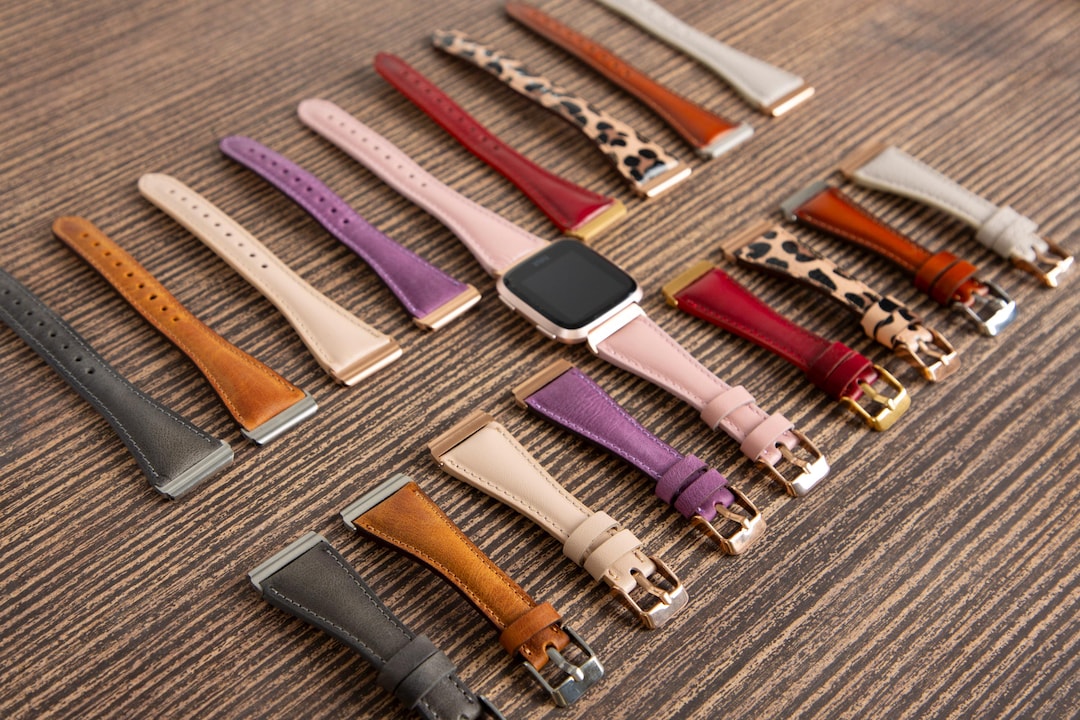 Full Grain Leather Fitbit Band, Handmade, Personalized - Etsy