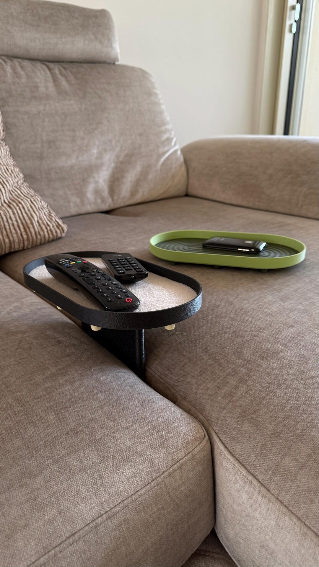 AF Inventions SOFA HUB - Couch Organizer for Remotes, Drinks, Magazines ...