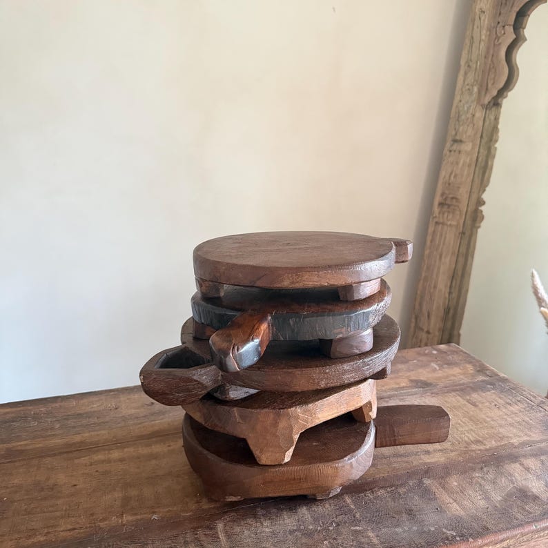 Brown Rustic Circular Vintage Chapati Wooden Riser Trivet, Farmhouse ...
