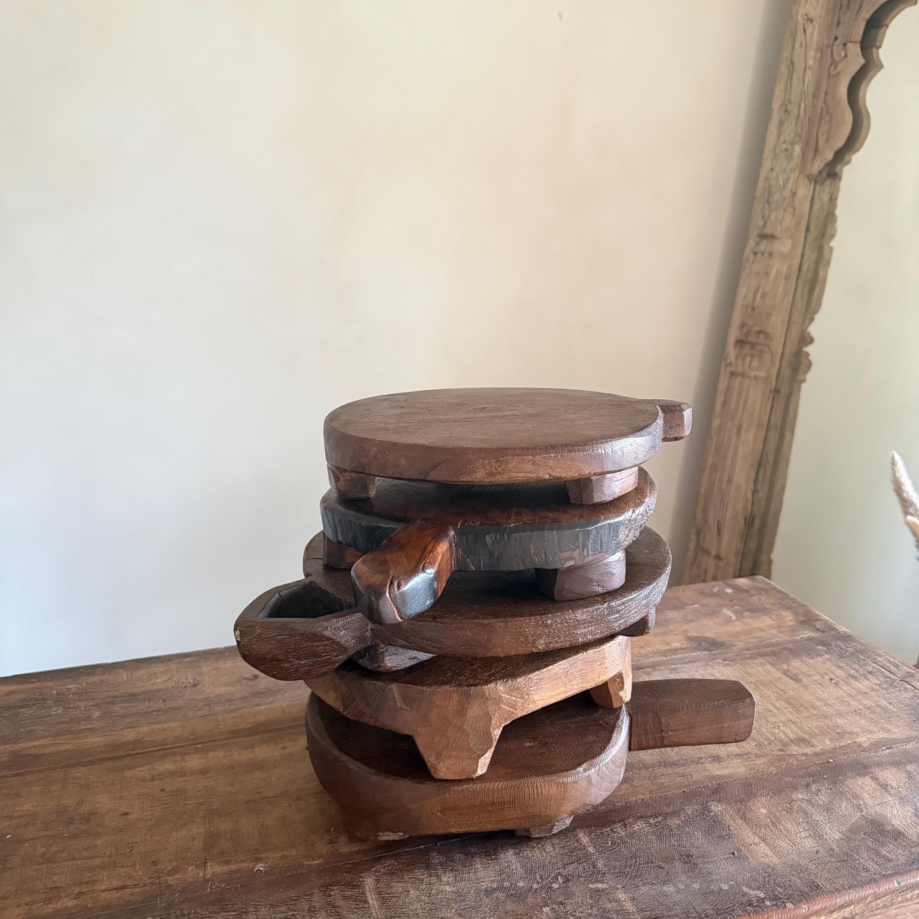 Brown Rustic Circular Vintage Chapati Wooden Riser Trivet, Farmhouse ...