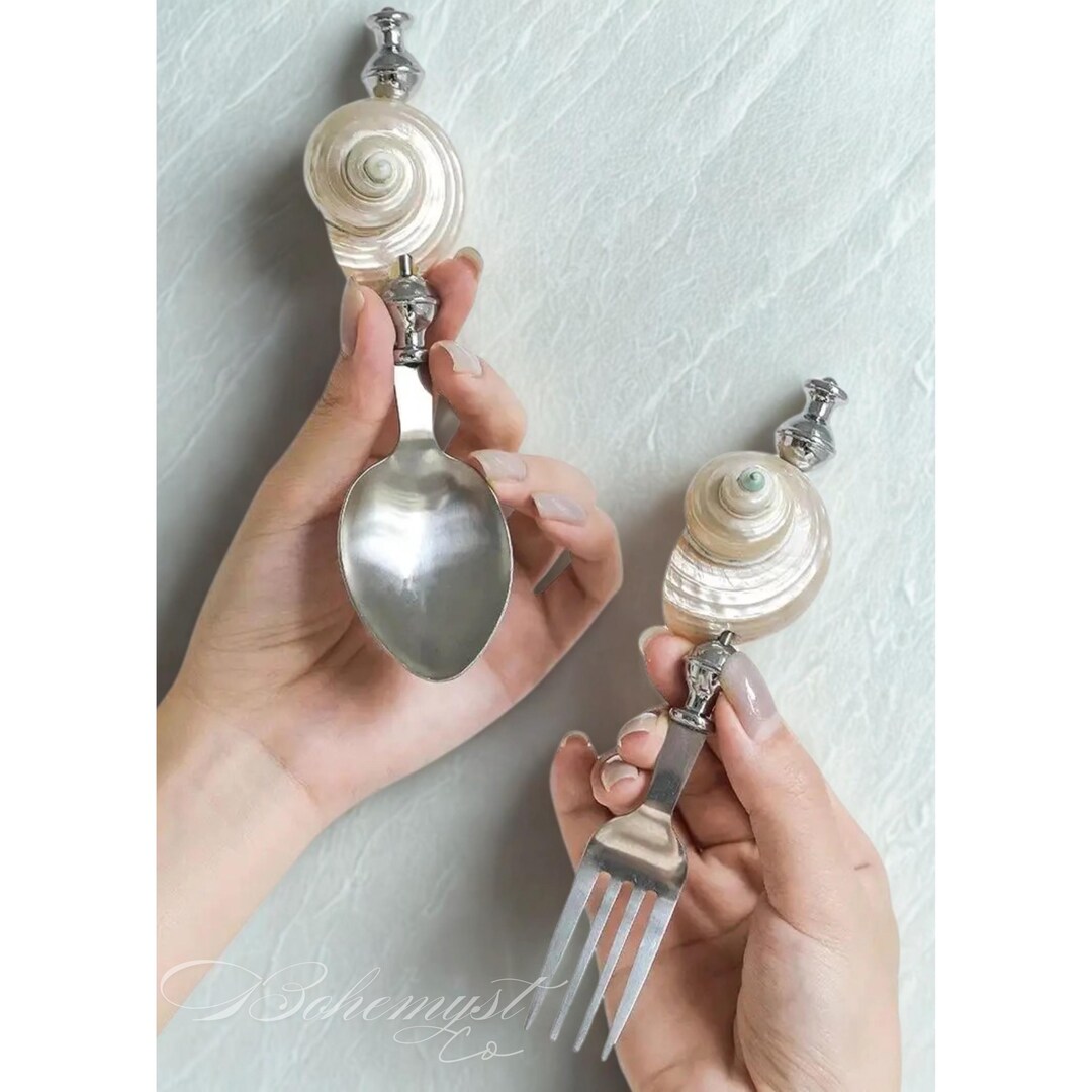 Seashell Cutlery Set | Elegant Fork and Knife With Pearl Finish Handles ...
