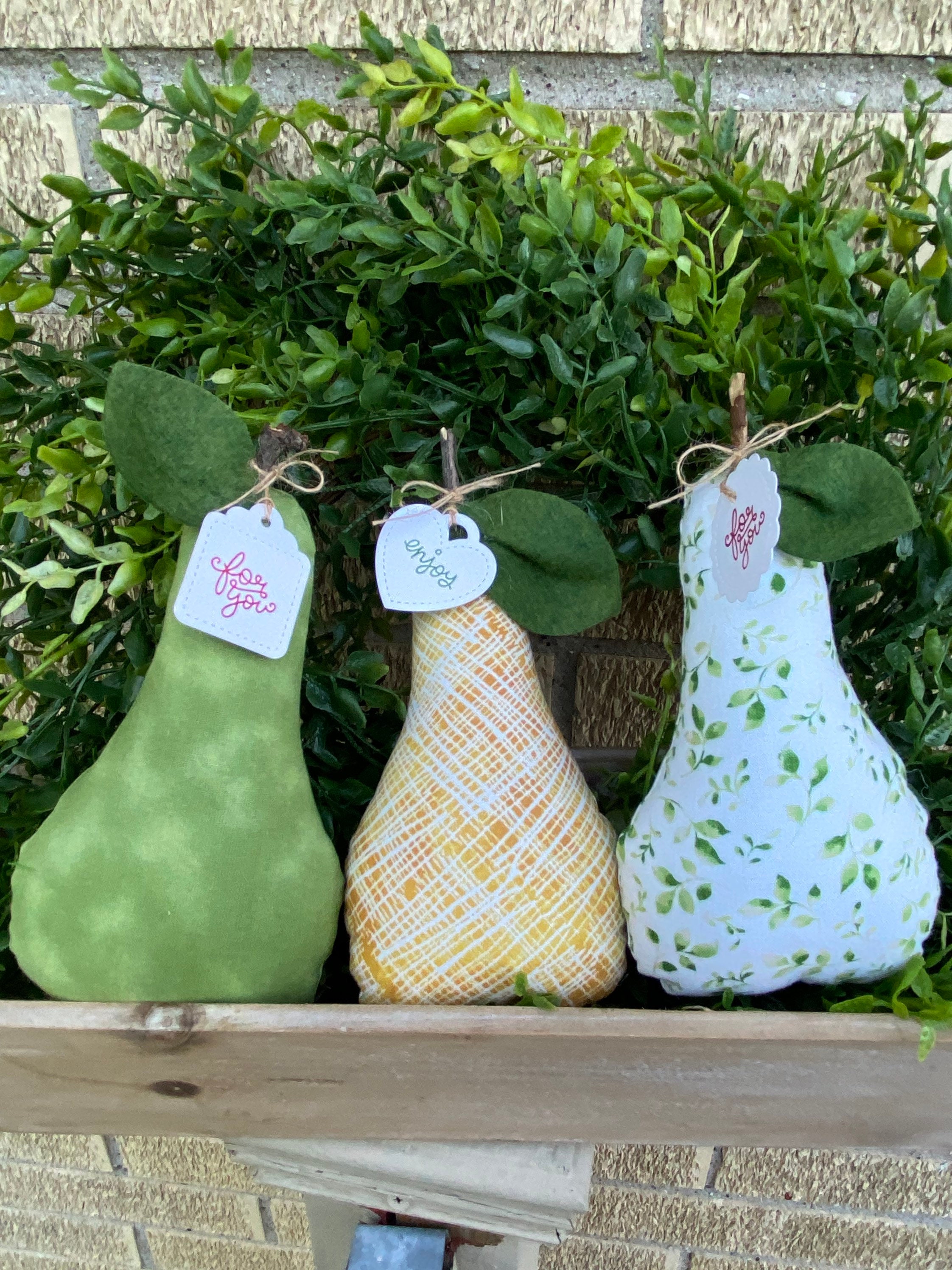 Pear decor pear tiered tray decor farmhouse decor pear bowl - Etsy.de