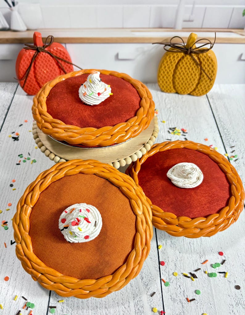 Fake Pumpkin Pie: Cinnamon or Ginger Wreath Attachment - Etsy
