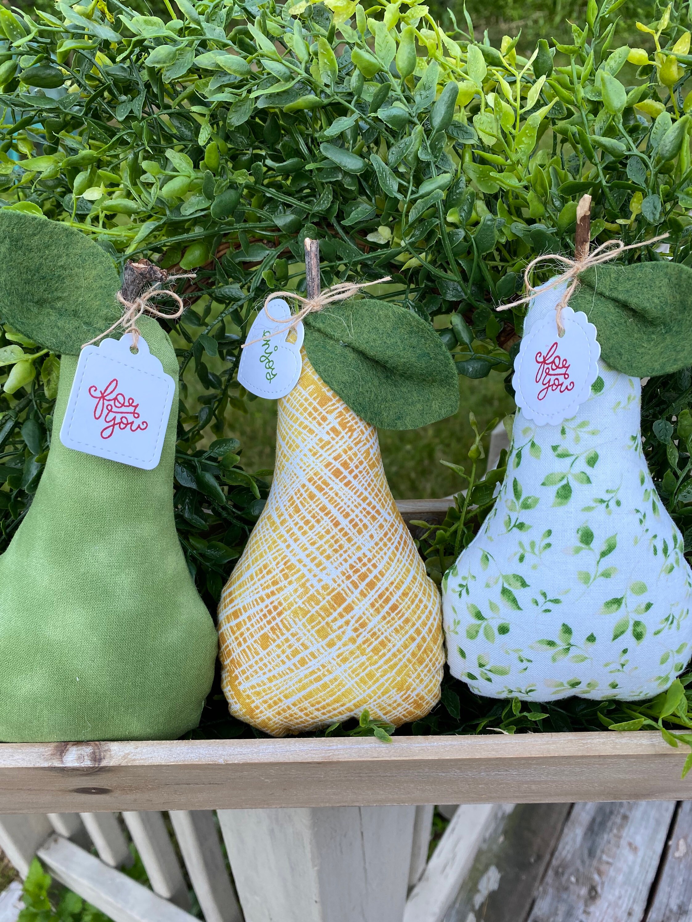 Pear decor pear tiered tray decor farmhouse decor pear bowl - Etsy.de