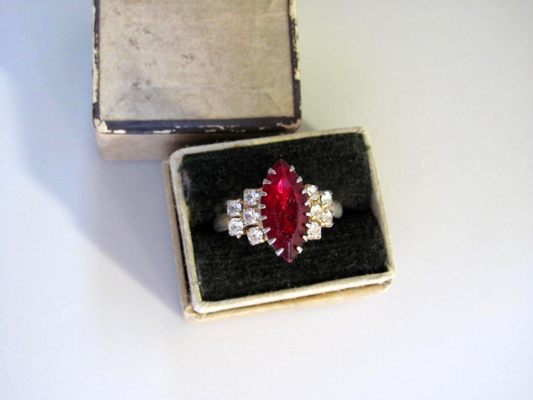 Vintage Rhinestone Ring Red Rhinestone Goldtone Adjustable Ring Holiday ...