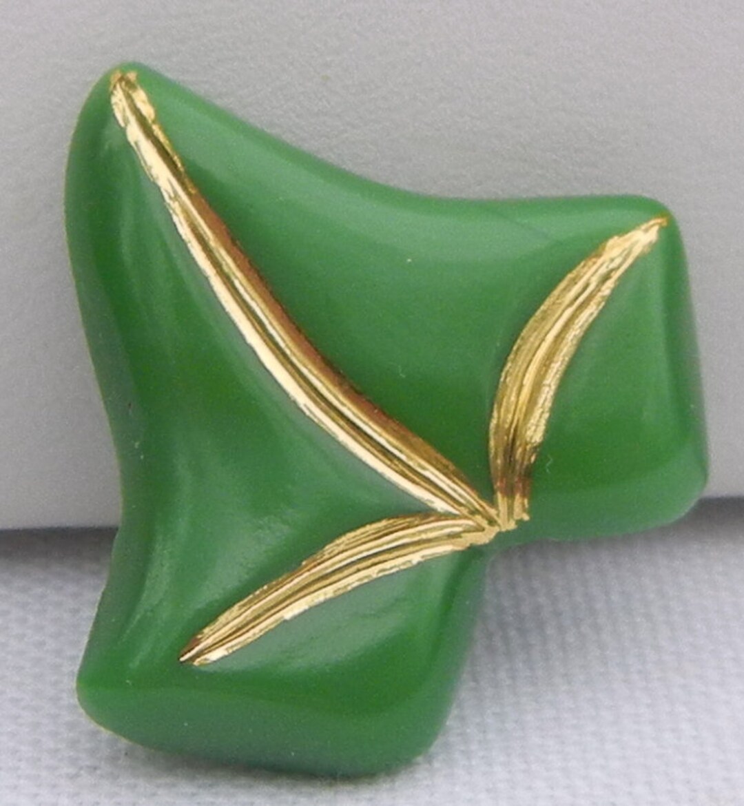 Ivy Leaf Czech Glass Button - Etsy