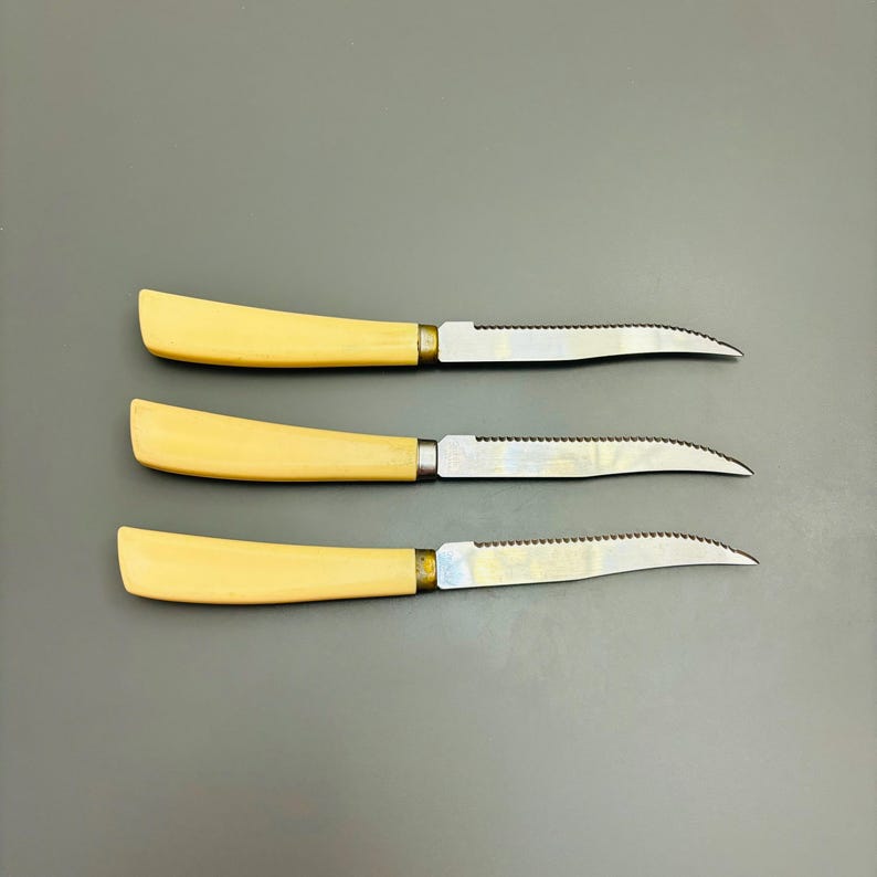 Vintage Quikut Stainless Steak Knives, Set of 3, Cream Color Plastic ...
