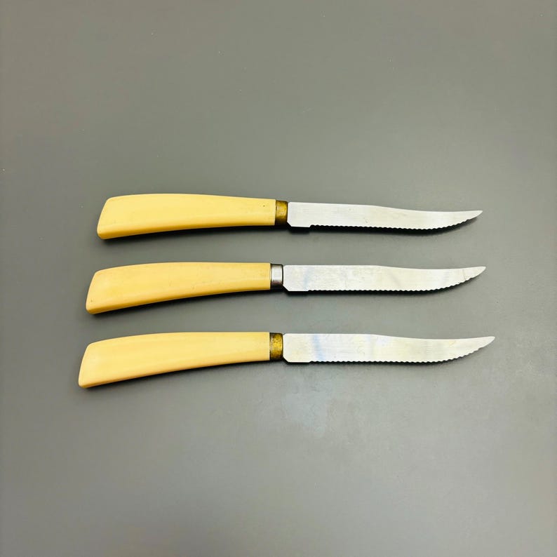 Vintage Quikut Stainless Steak Knives, Set of 3, Cream Color Plastic ...