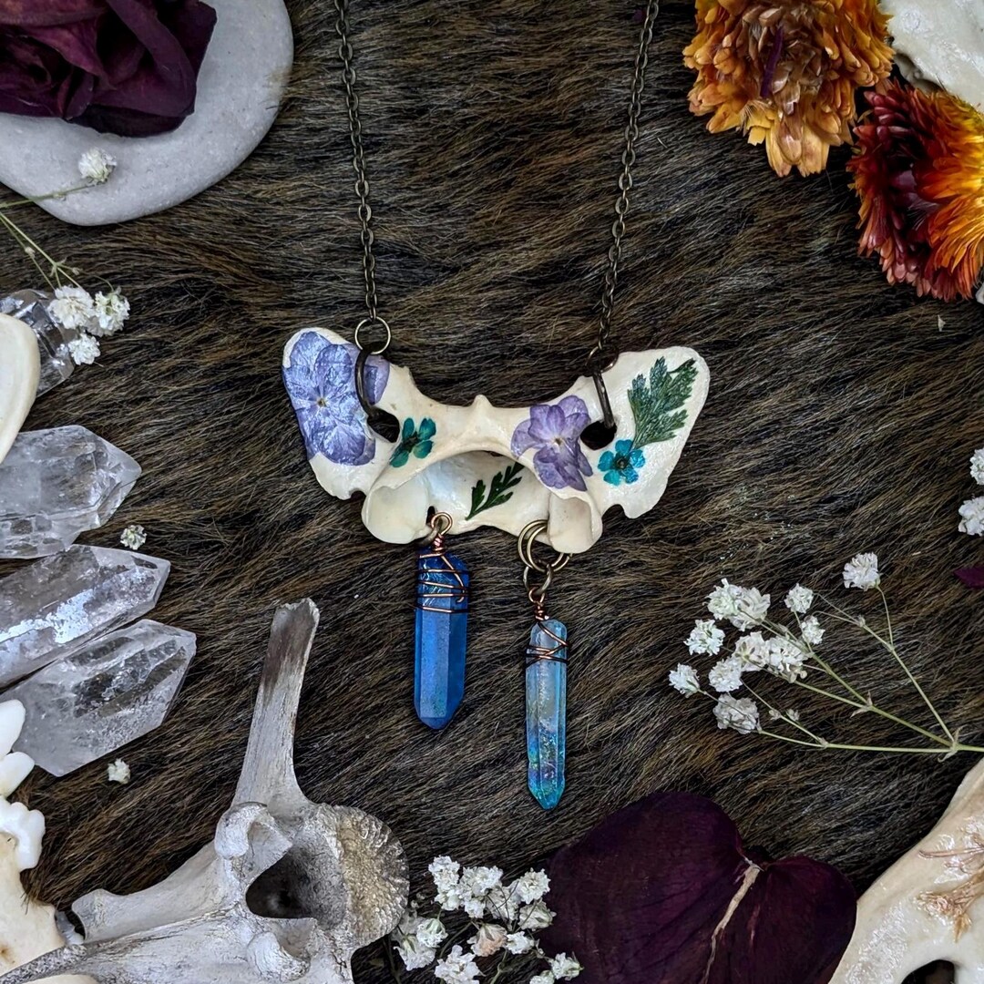 Mystra Vertebrae Necklace - Etsy