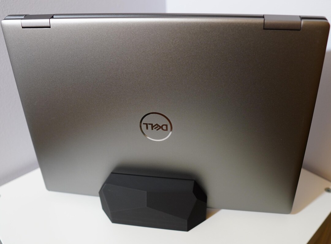 Adjustable Vertical Laptop Stand, Minimalist Vertical Computer Stand ...