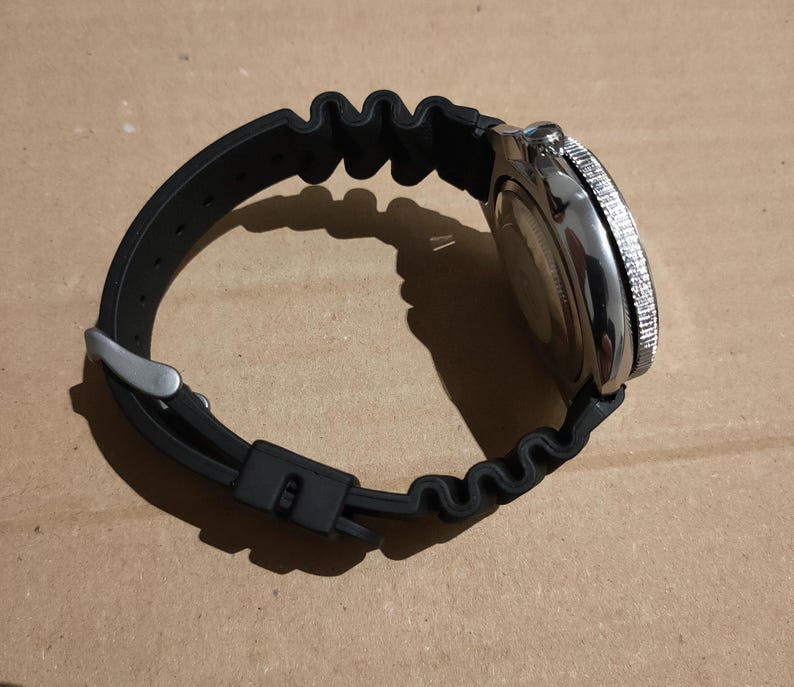 Scratch Resistant Glass, 30M Water Resistance, Quartz, F Seiko Strap ...