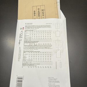 Vogue V1610 Kimono Worn as a Jacket With Flair Designer Sandra Betzina ...