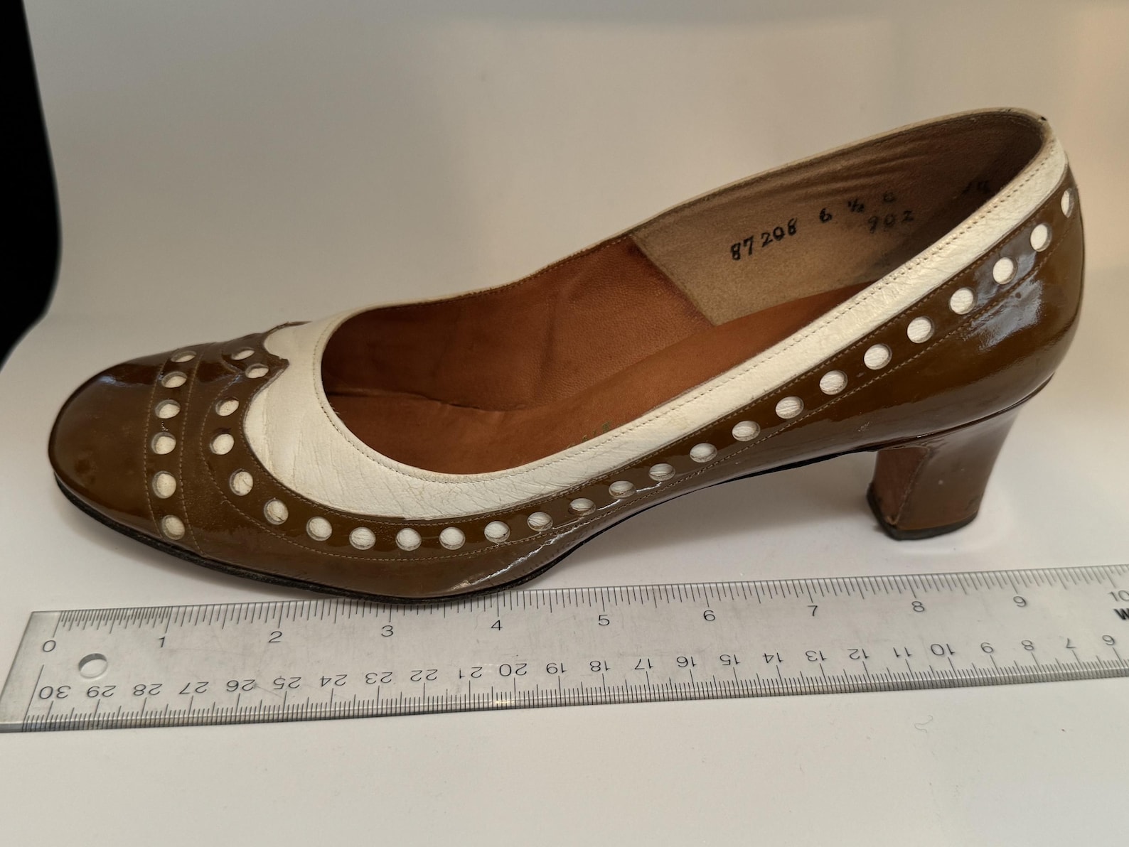 Vintage Brown Off-white Leather Spectator Pump, Women's Size 6.5 ...
