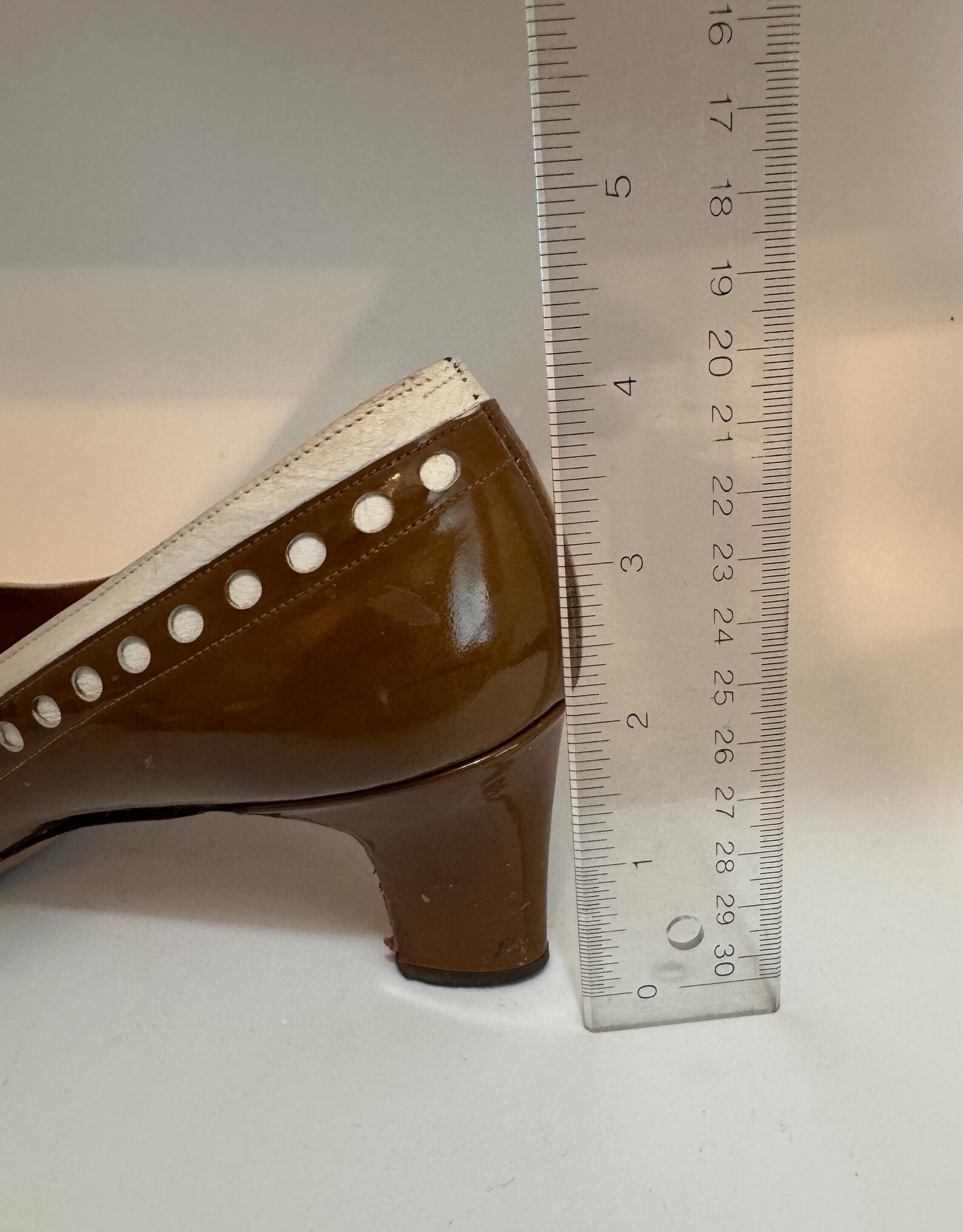 Vintage Brown Off-white Leather Spectator Pump, Women's Size 6.5 ...