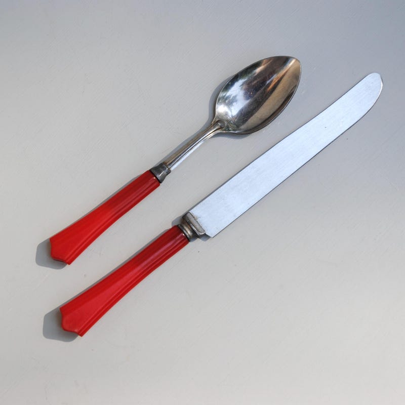 Vintage Red Bakelite - Etsy