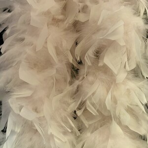 Chandelle Boa, 2 Yards - Ivory Heavy Weight Chandelle Feather Craft Boa ...