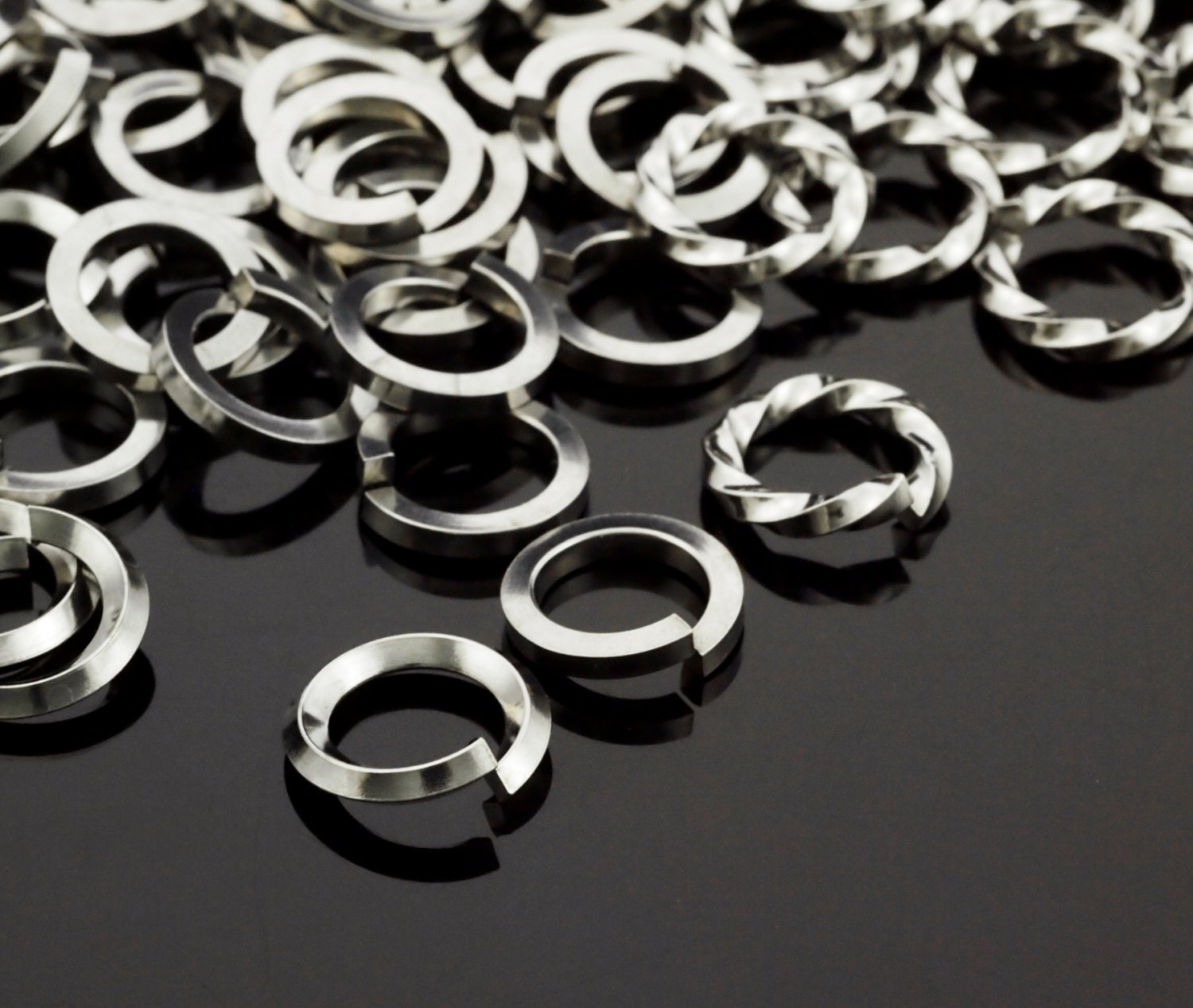 25 Nickel Free Stainless Steel Jump Rings Handmade in 14 or 18 | Etsy