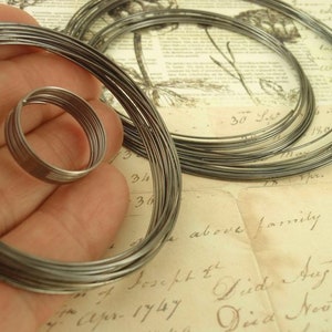 Memory Wire Sampler - 39 Loops in Silver, Gold, Copper, Hematite and ...