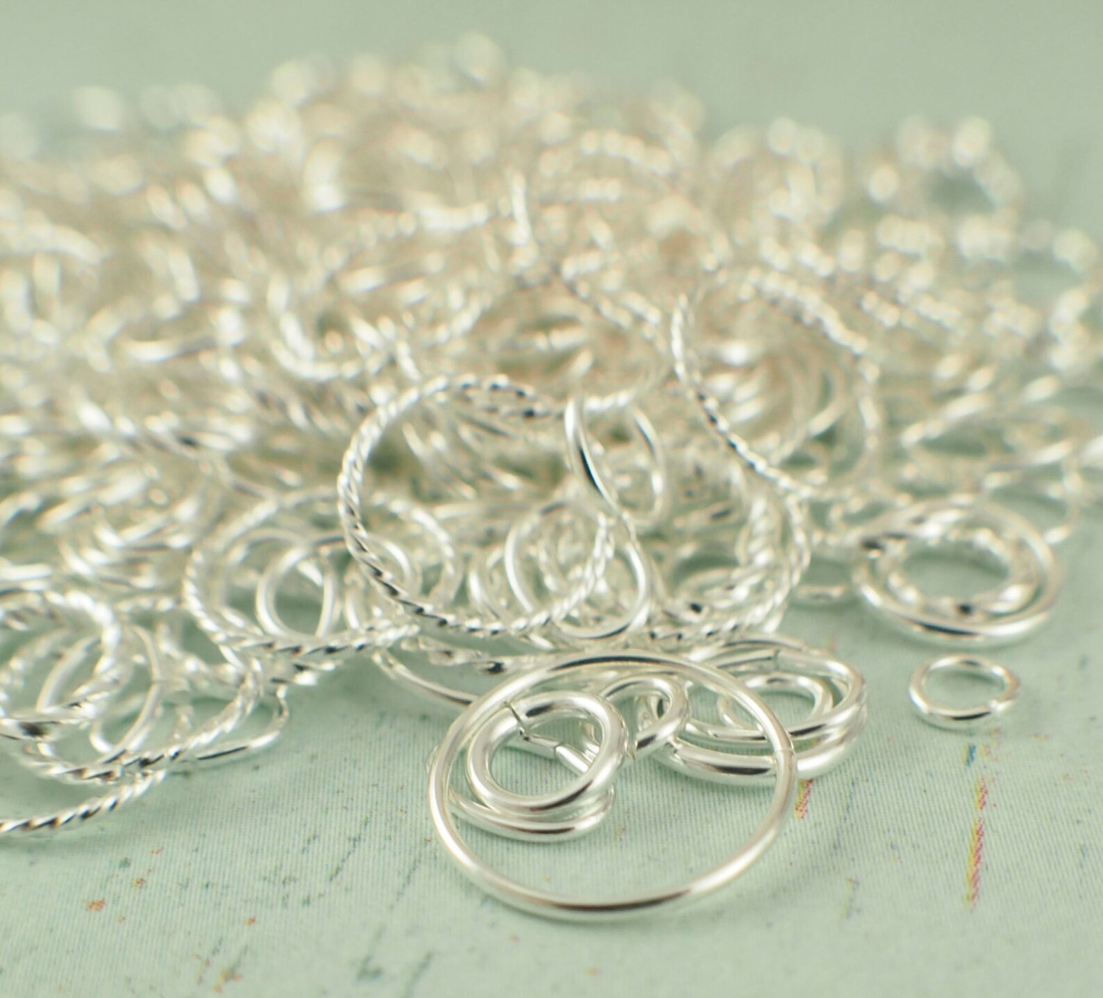 Deluxe Jump Ring Sample Pack - Gold and Silver Plated 16 Gauge to 22 ...