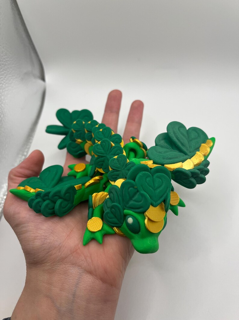 3D Printed Clover Dragon: Articulated Lucky Desk Toy - Etsy