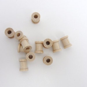 Miniature Wooden Spools 5/8 Inch Set of 12, Wood Spools - Etsy