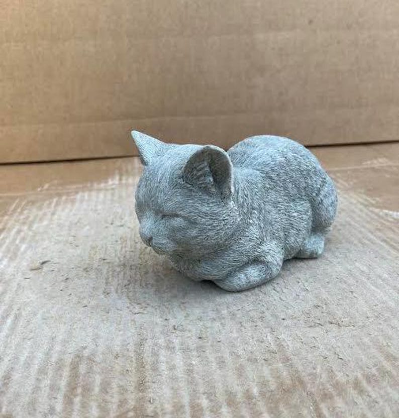 Garden Cat Statue Crouching Cat Memorial Stone Figure Pet Grave ...